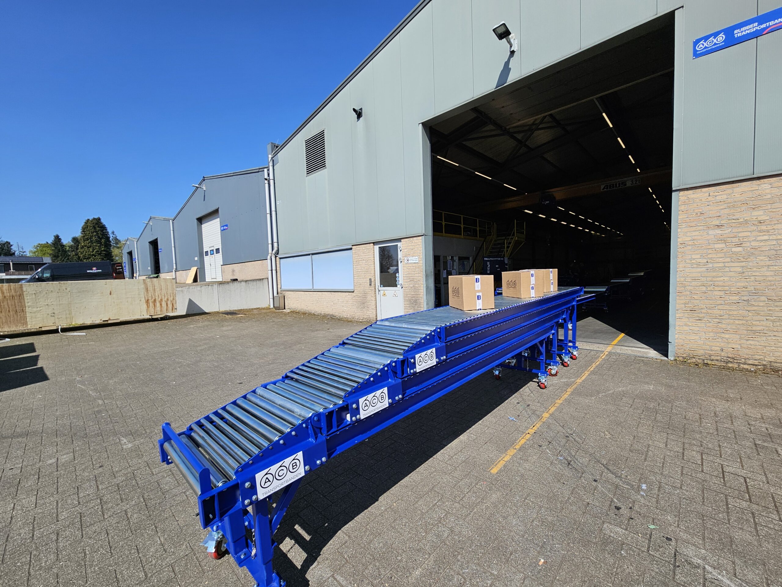 Efficiënt laden en lossen van containers | ACB Transportbanden